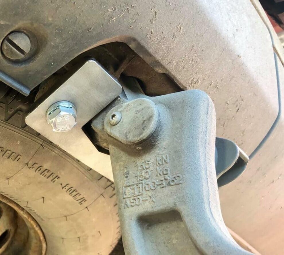 Discovery Tow Bar Security Plate - 4x4overlander